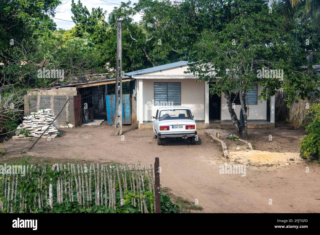 Cuban style houses hi-res stock photography and images - Alamy