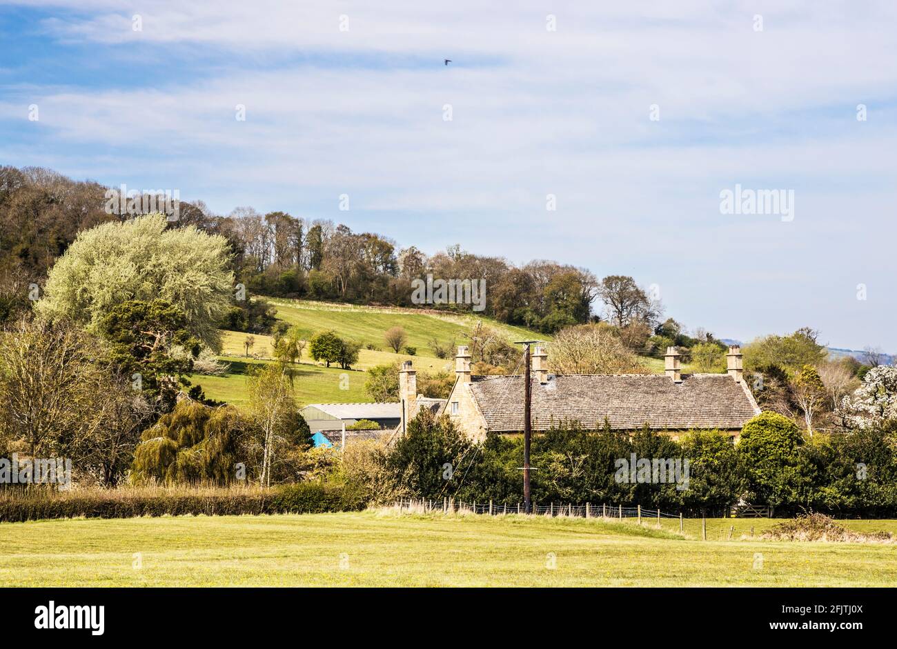 British farmhouse countryside farm hi-res stock photography and images ...