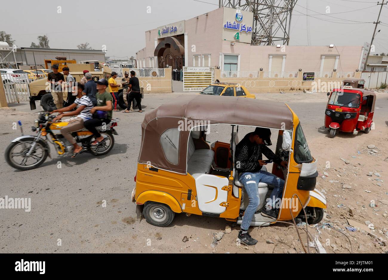 Tuk tuk accident hi-res stock photography and images - Alamy