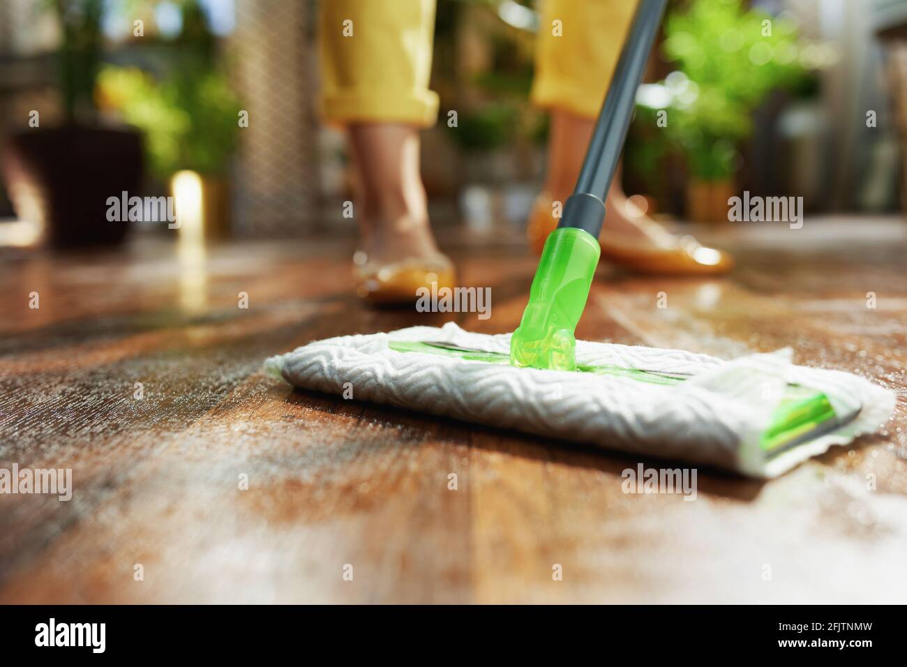 Woman doing hard work hi-res stock photography and images - Alamy