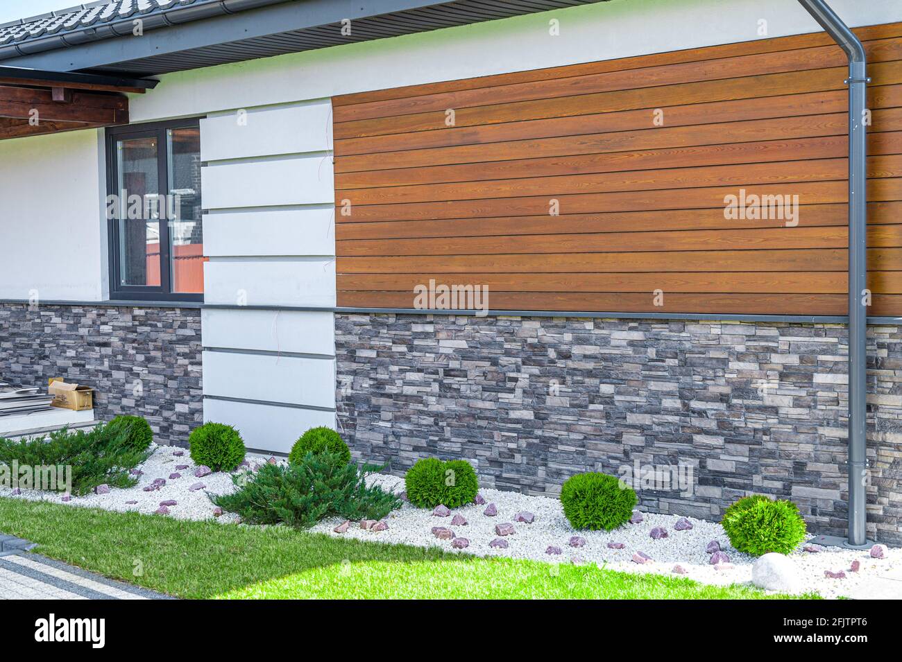 Cedar cladding hi-res stock photography and images - Alamy