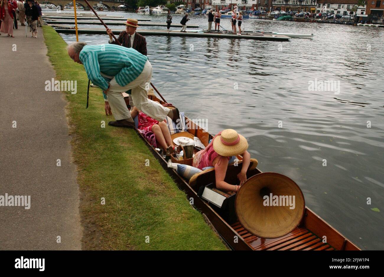 Henley royal regatta hi-res stock photography and images - Alamy