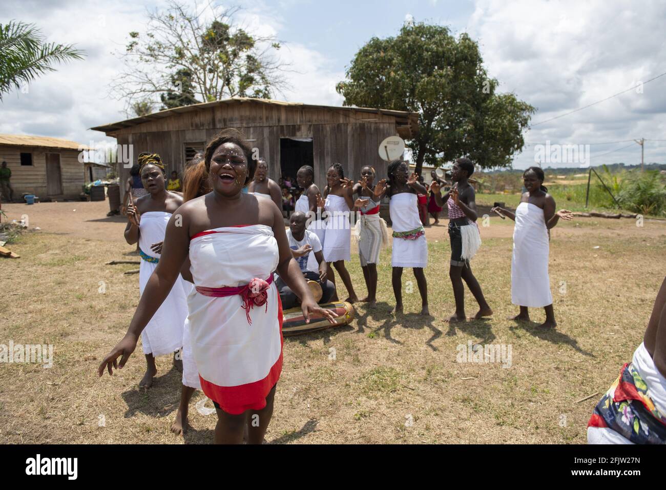 Women initiation ceremony gabon hi-res stock photography and images - Alamy