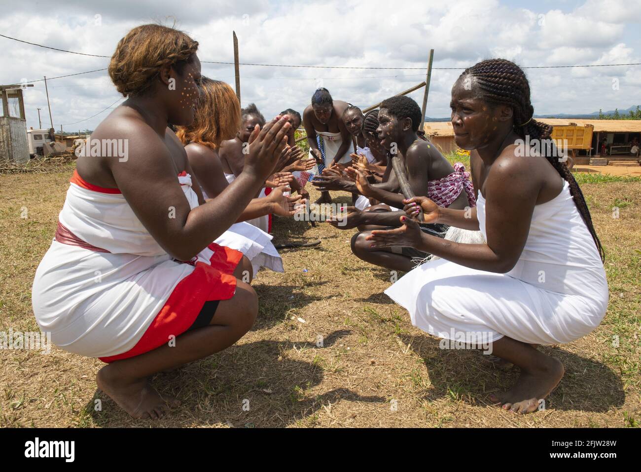 Women initiation ceremony gabon hi-res stock photography and images - Alamy