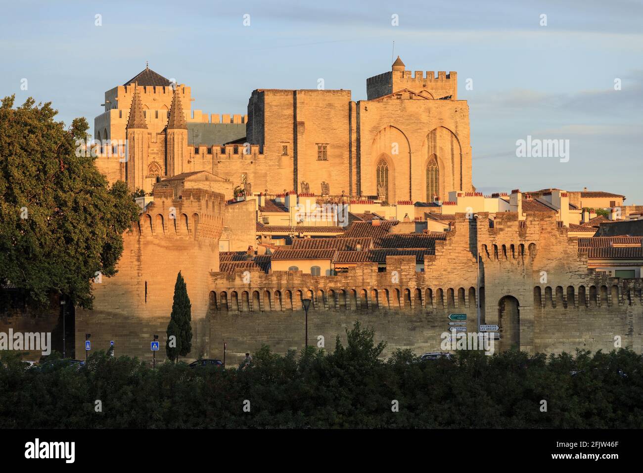 Ramparts of avignon hi-res stock photography and images - Alamy