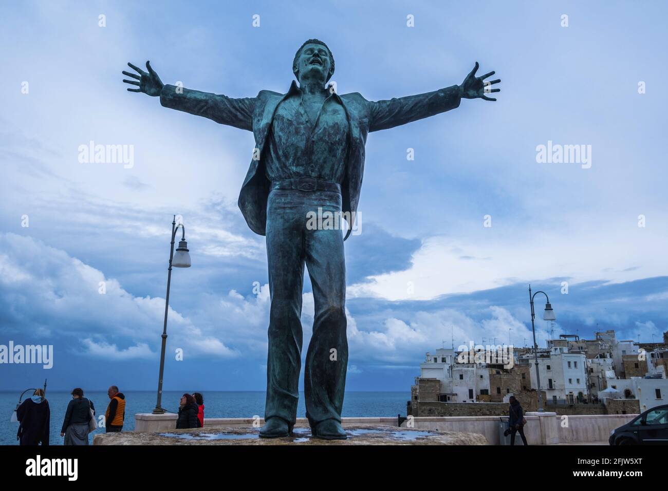 Italia, Puglia, Polignano a Mare, statue of the popular italian singer ...