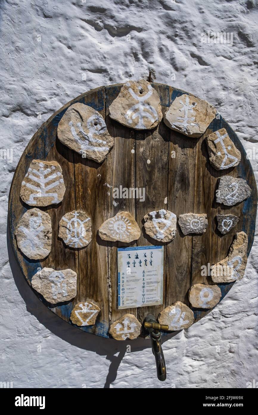 Paganism symbols hi-res stock photography and images - Alamy