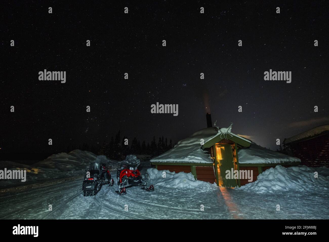 Sweden, Lapland, Kiruna, Alta winter Camp, goahti or Saami traditional ...