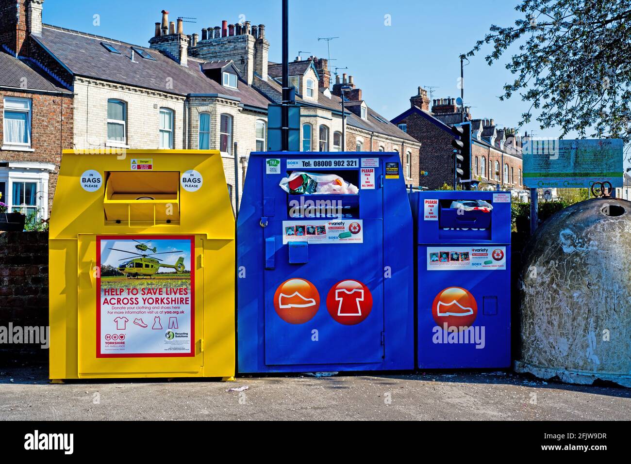 Recycle bins hi-res stock photography and images - Alamy