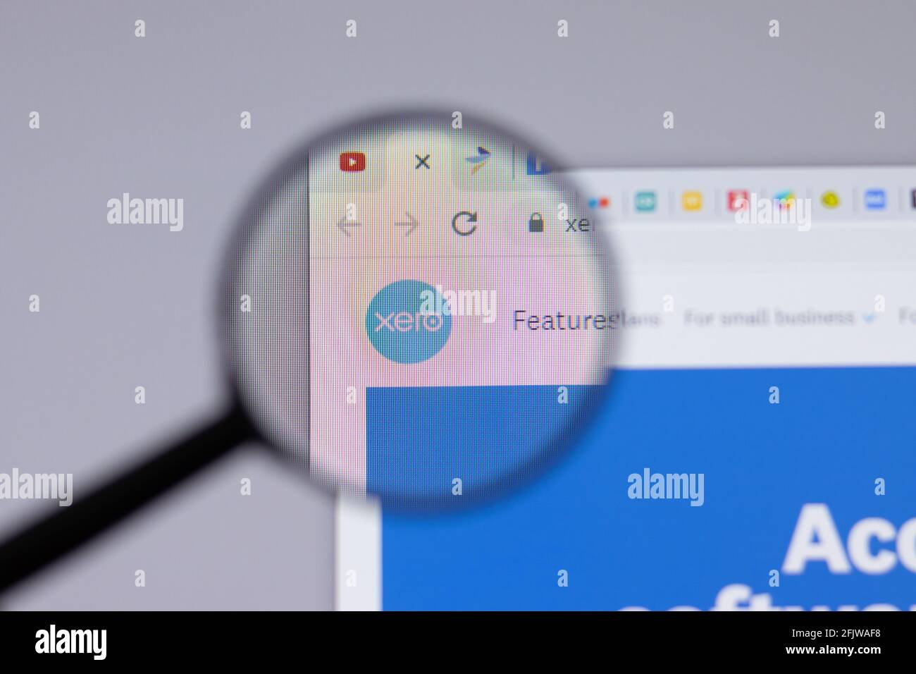 Xero logo hi-res stock photography and images - Alamy