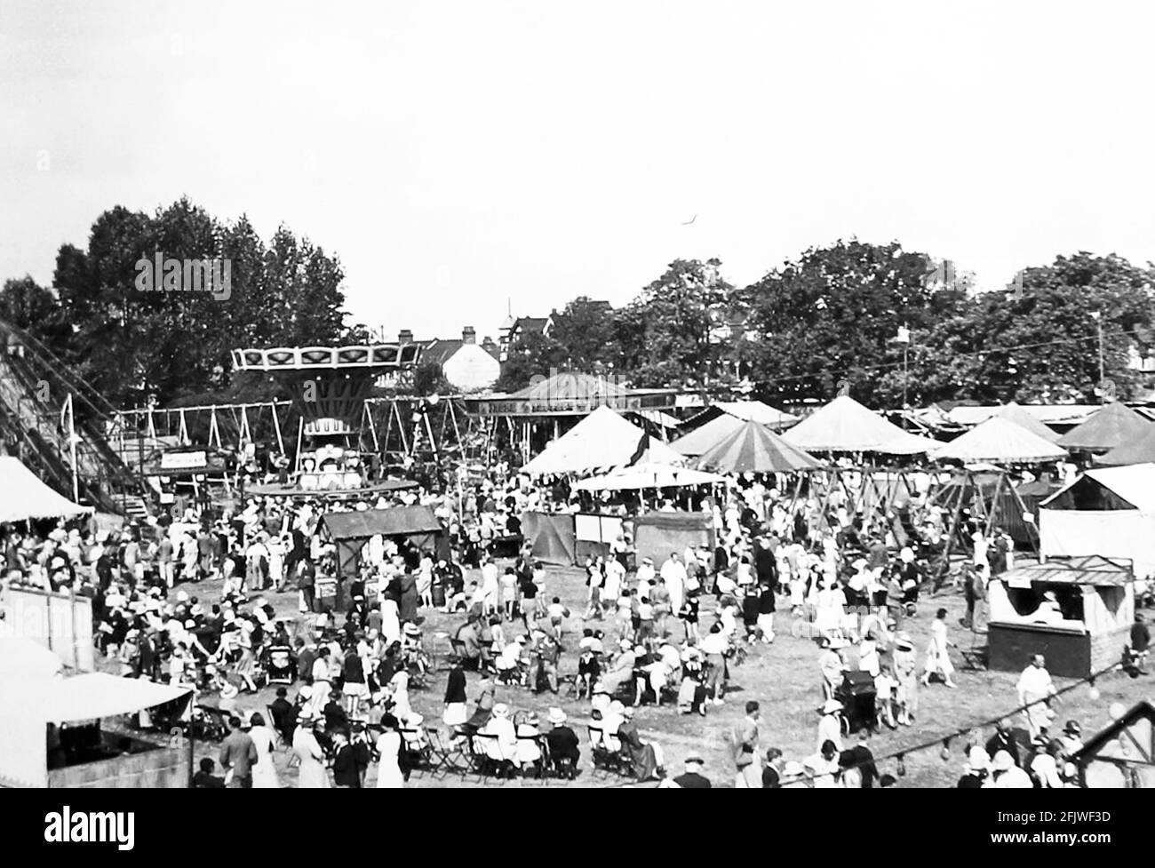 English village 1930s hi-res stock photography and images - Alamy