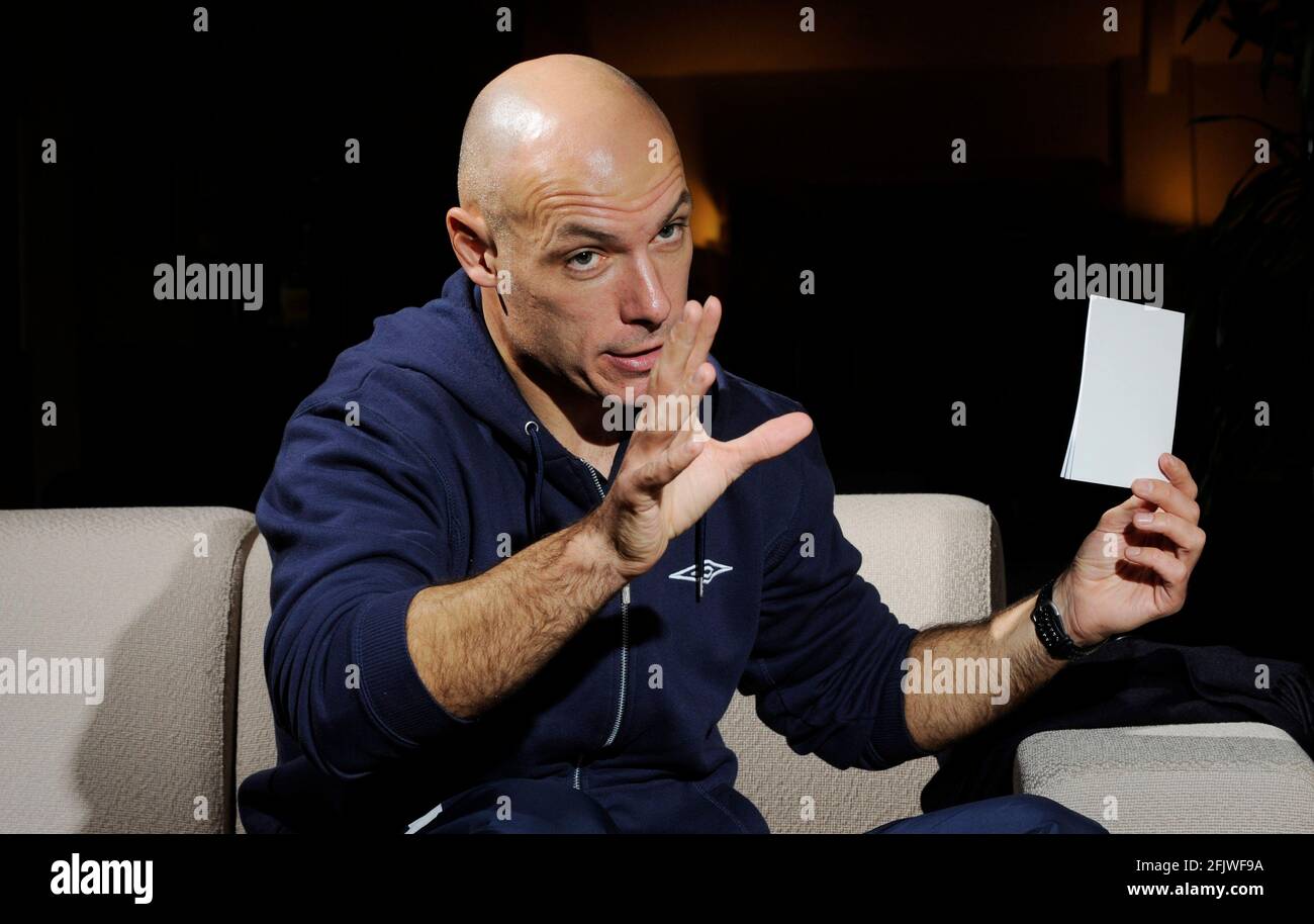 2010 world cup final howard webb hi-res stock photography and images ...