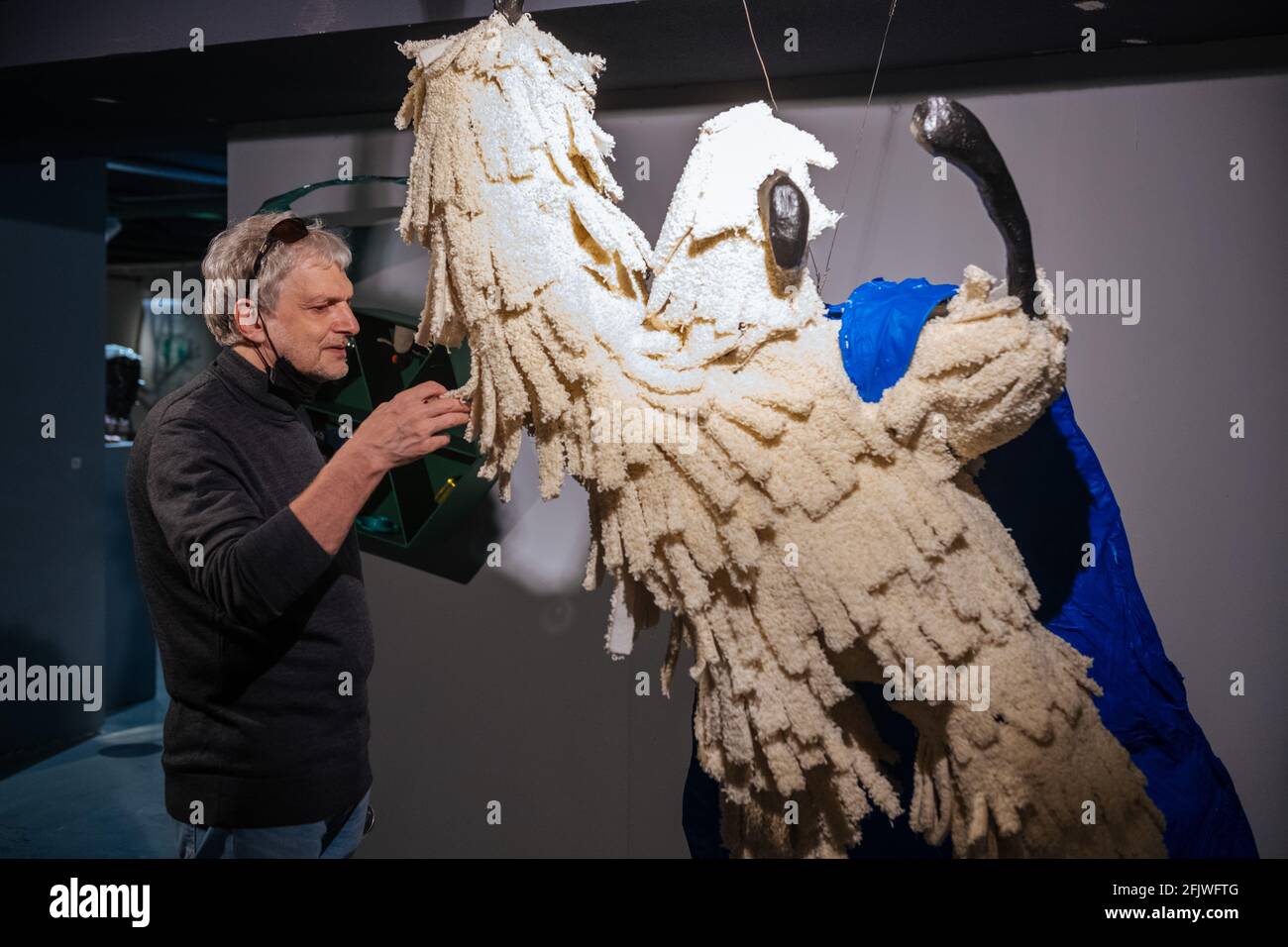 April 23, 2021. - Russia, Moscow. - 'Life of the Wonderful Things ...