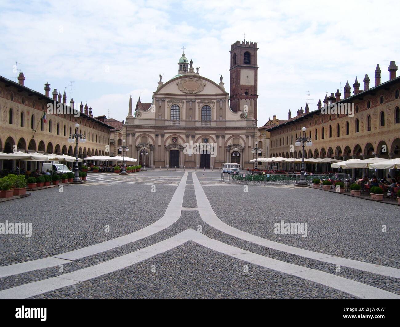 Vigevano square ducale hi-res stock photography and images - Alamy