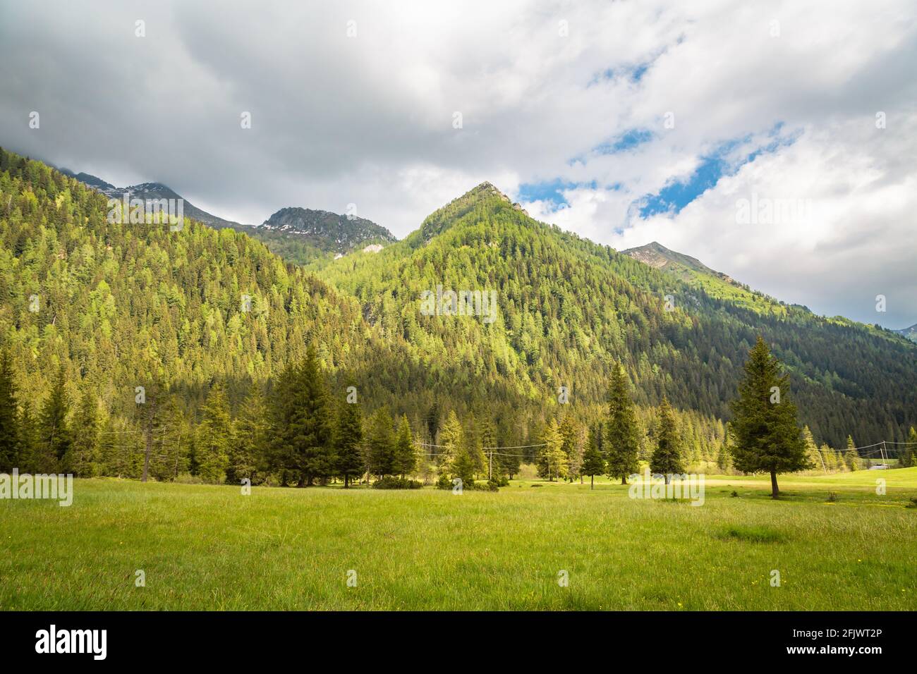 Panoramic natural landscapes. Wide-open spaces. Bagolino, Gaver ...
