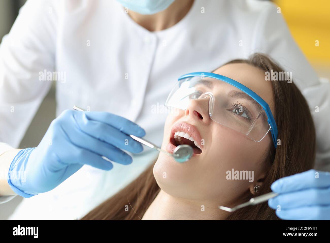 Missing Teeth Woman High Resolution Stock Photography and Images - Alamy