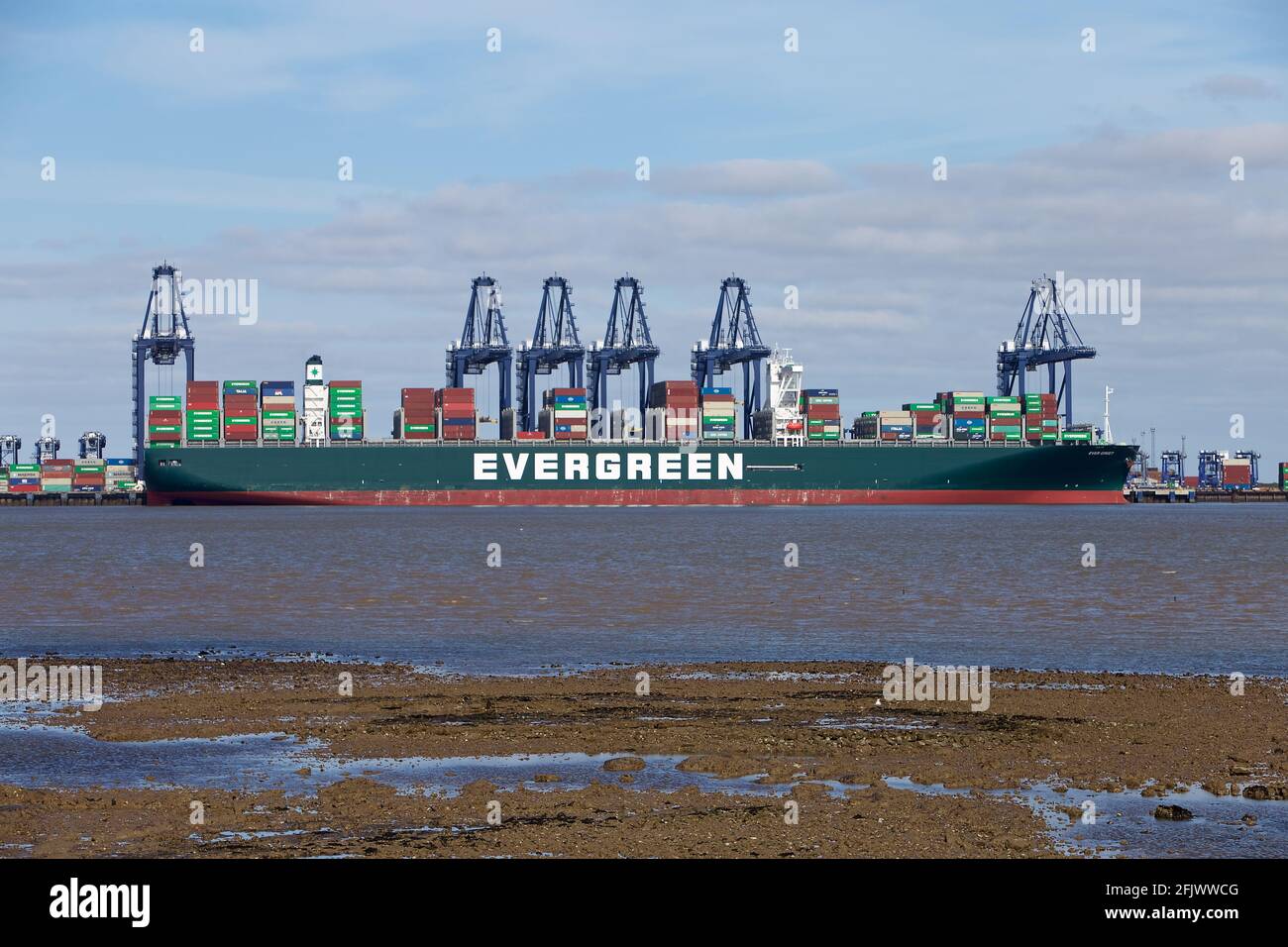 Ever greet container ship hi-res stock photography and images - Alamy