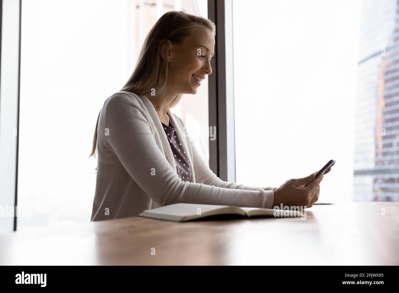 Zoom cell hi-res stock photography and images - Alamy