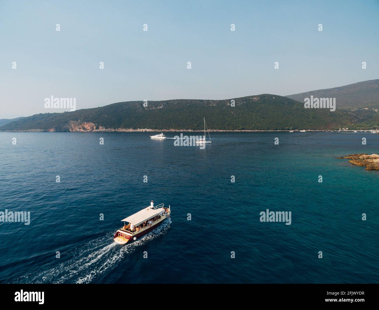 Pleasure white yacht canopy hi-res stock photography and images - Alamy
