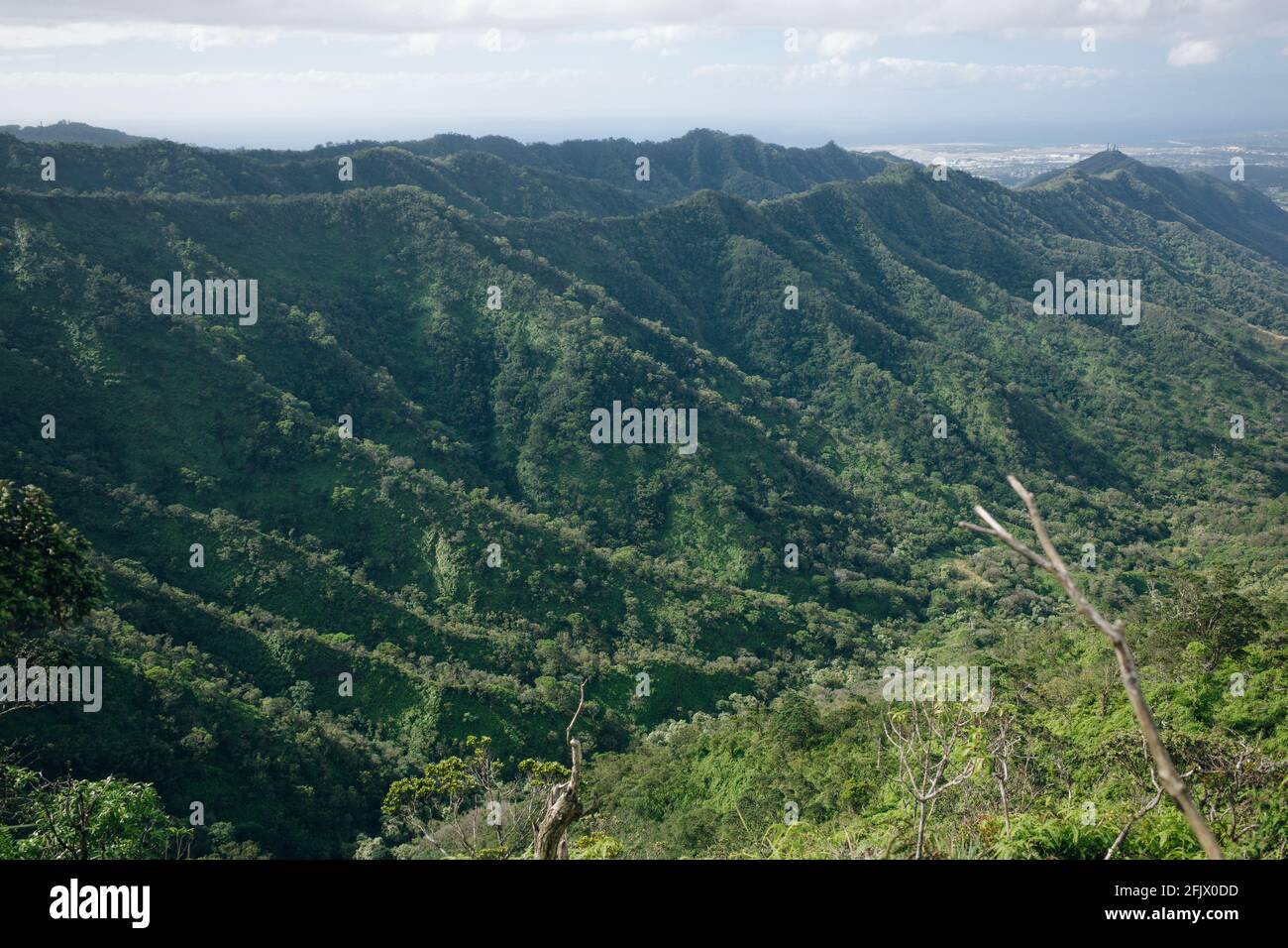 View from the summit of the Koolau Mountain range on the island of Oahu ...