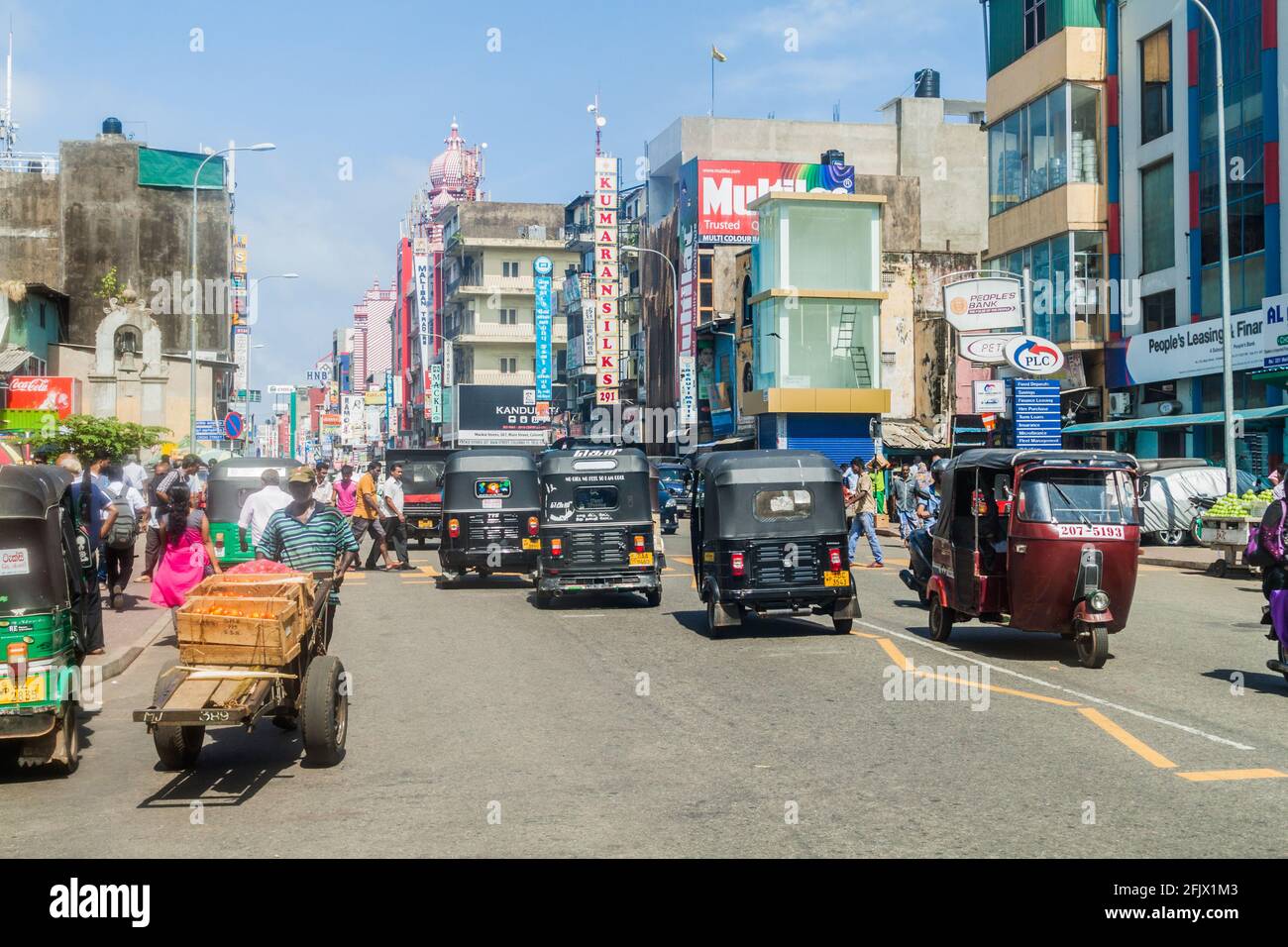 COLOMBO, SRI LANKA - JULY 26, 2016: Traffic on a Main Street in Pettah ...