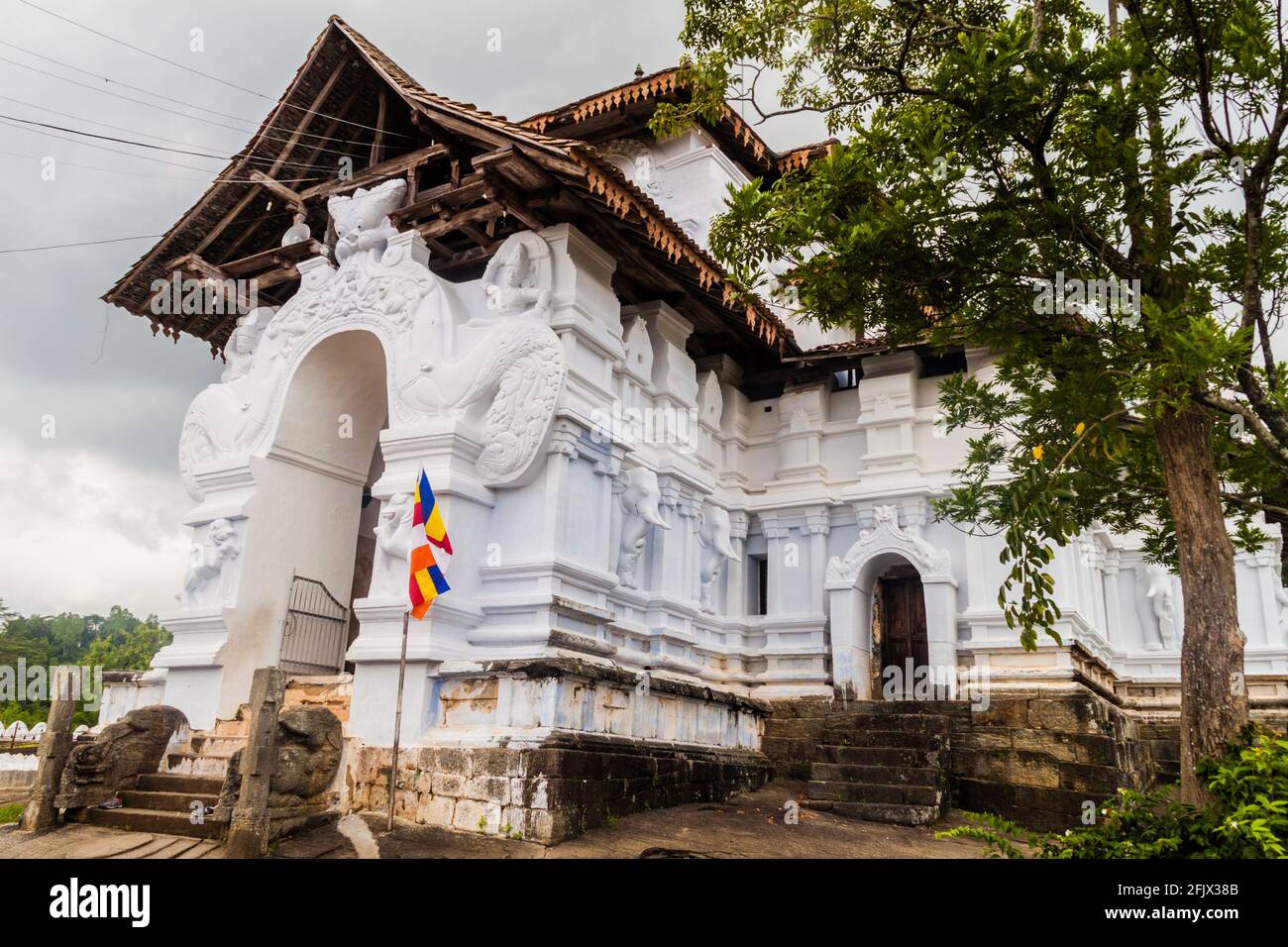 Lankatilaka temple near Kandy, Sri Lanka Stock Photo - Alamy
