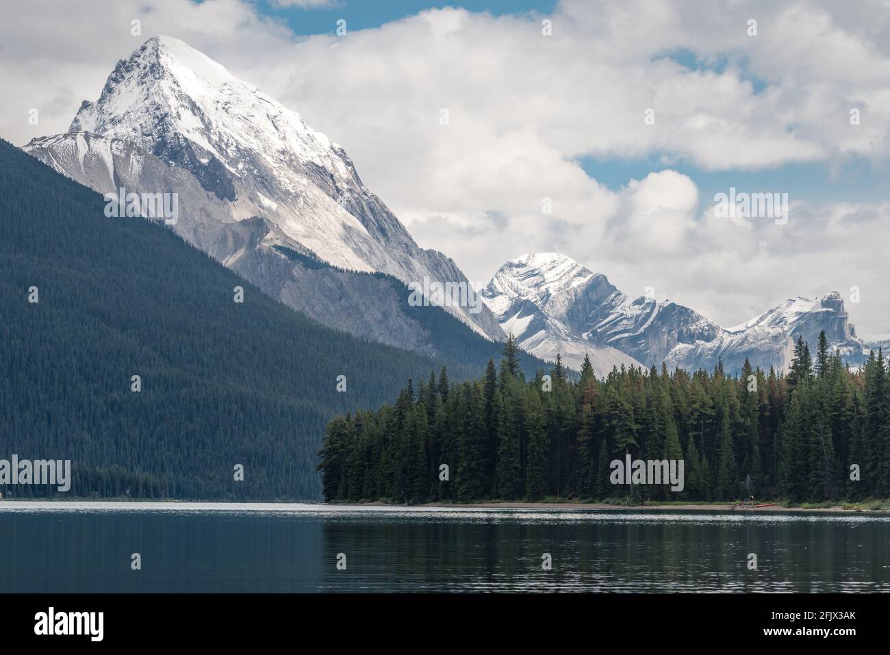 Maligne lake and Samson peak with Maligne mountain and Mount Paul in ...