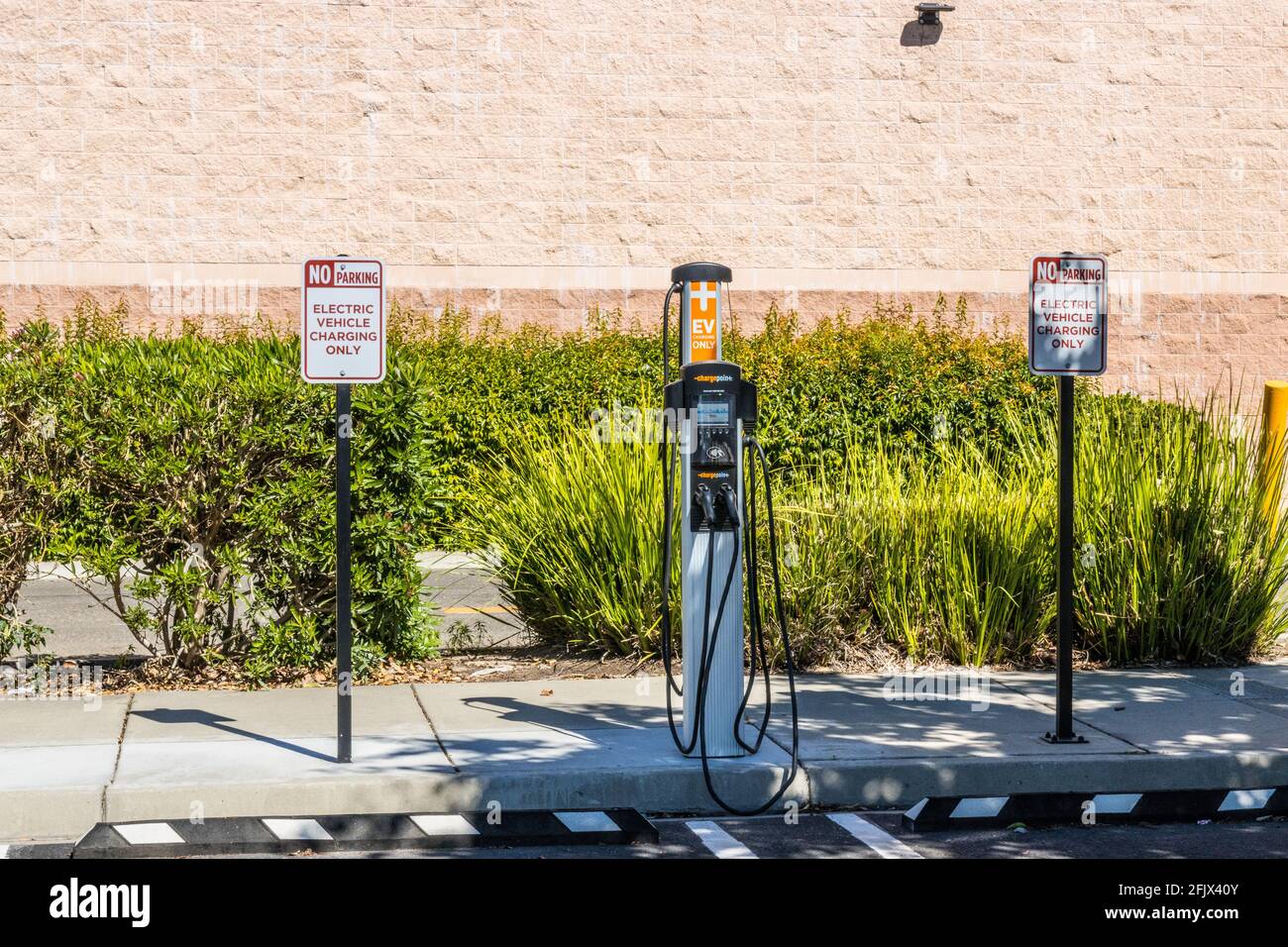 Target parking lot charging station hi-res stock photography and images ...