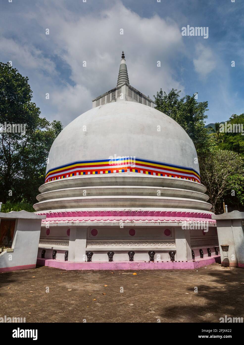 Decorated stupa at Aluvihare Rock Temple, Sri Lanka Stock Photo - Alamy