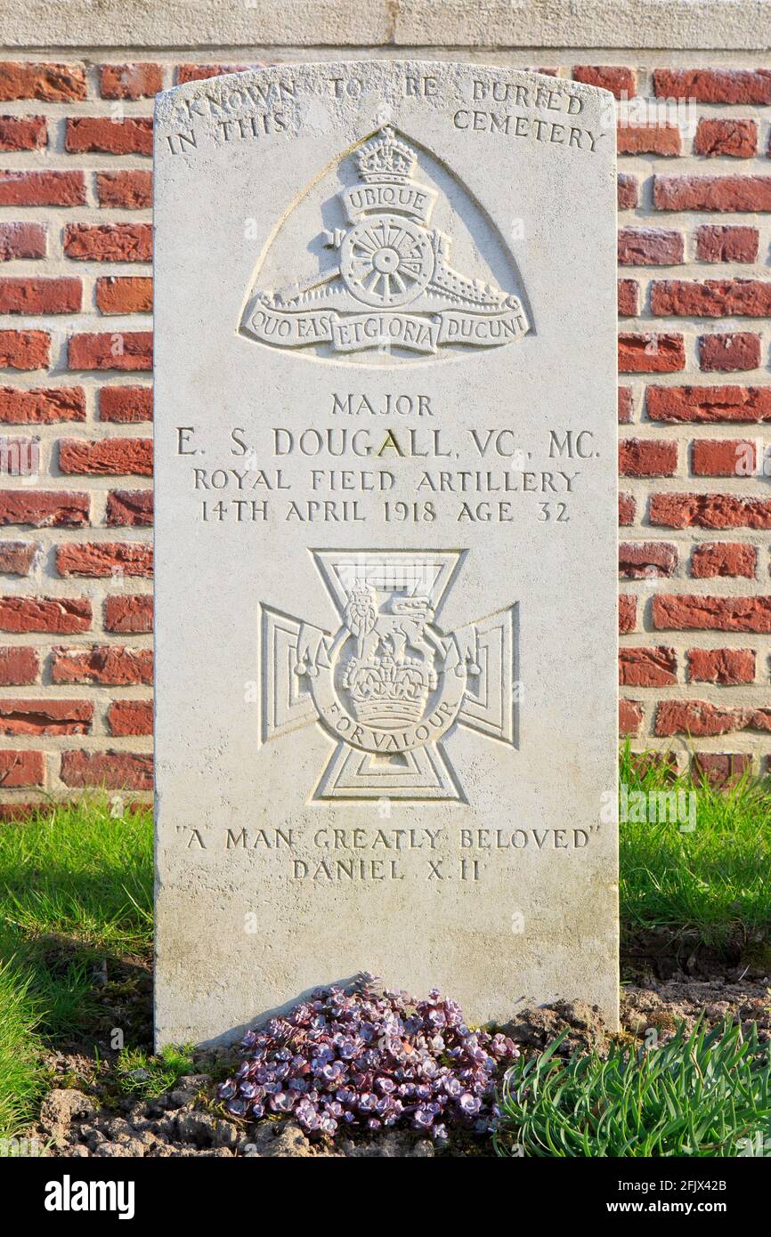 Grave of the English Victoria Cross recipient major Eric Stuart Dougall ...