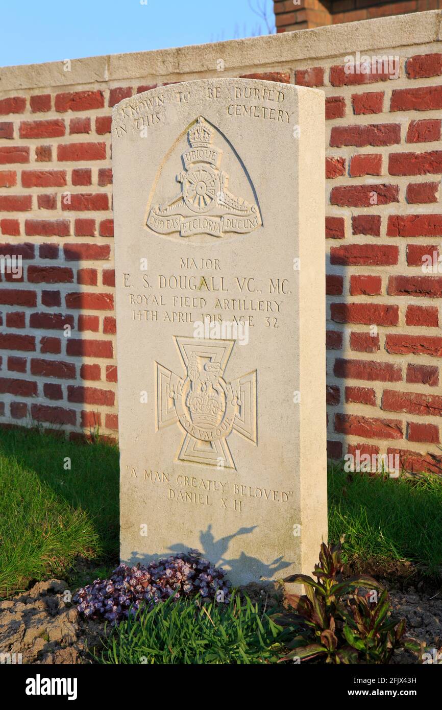 Gloria Stuart Grave