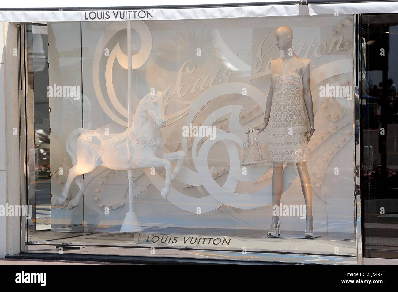 Louis Vuitton shop Stock Photo - Alamy