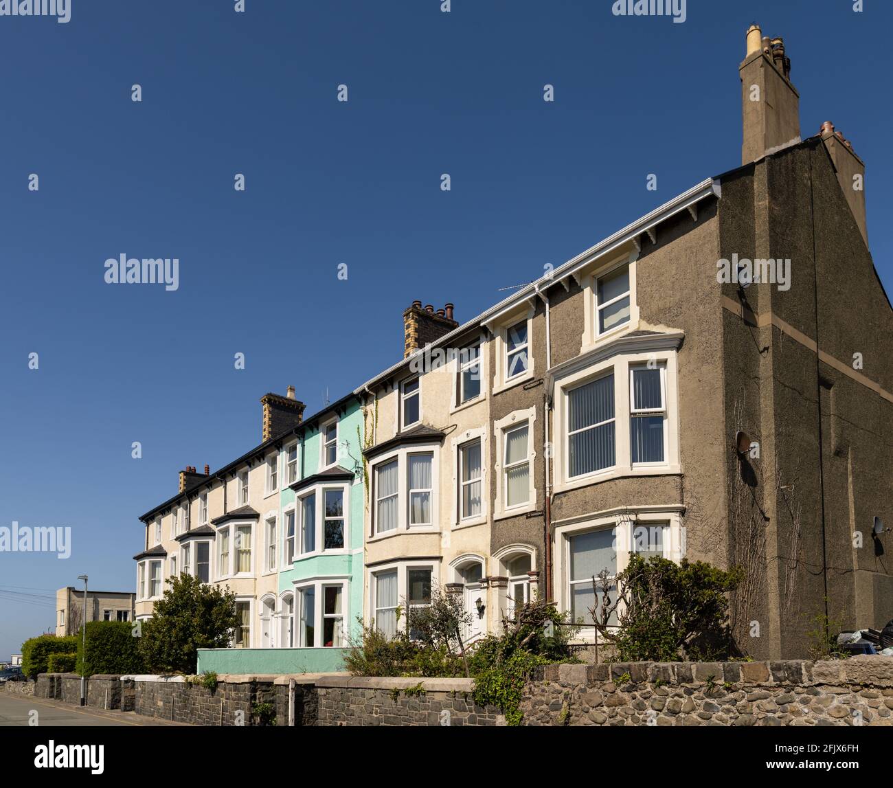 terrace house with bay windows sunny blue sky spring day Stock Photo ...