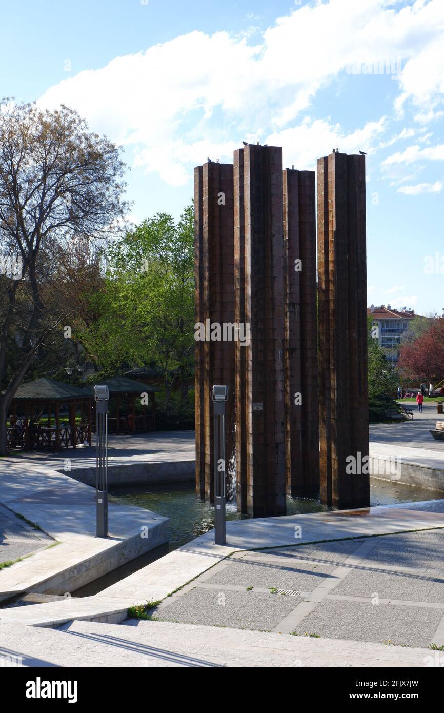 Vertical columns hi-res stock photography and images - Alamy