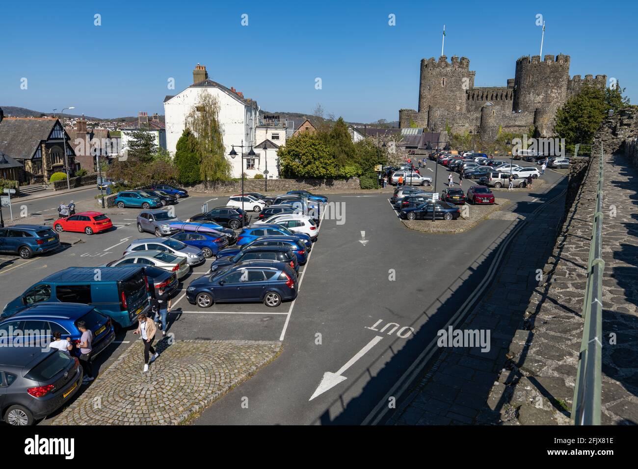Car castle wales hi-res stock photography and images - Alamy