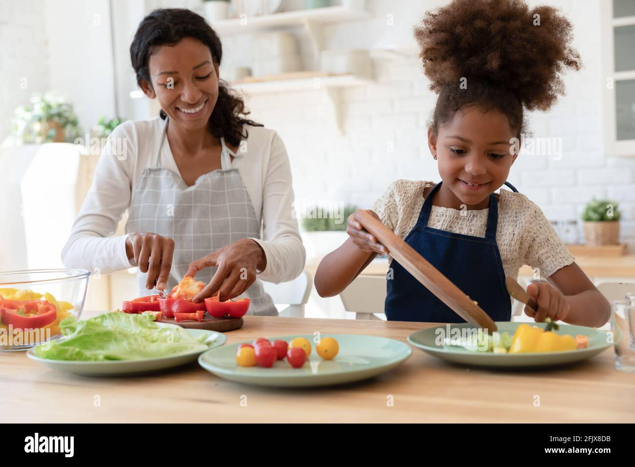 American child kitchen chores hi-res stock photography and images - Alamy