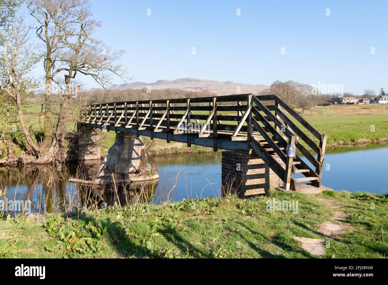 Footbridge Scotland High Resolution Stock Photography and Images - Alamy
