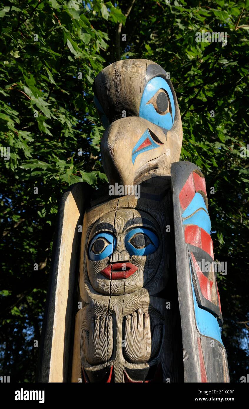 Eagle totem, Quw'utsun' Cultural & Conference Centre, Duncan, British ...