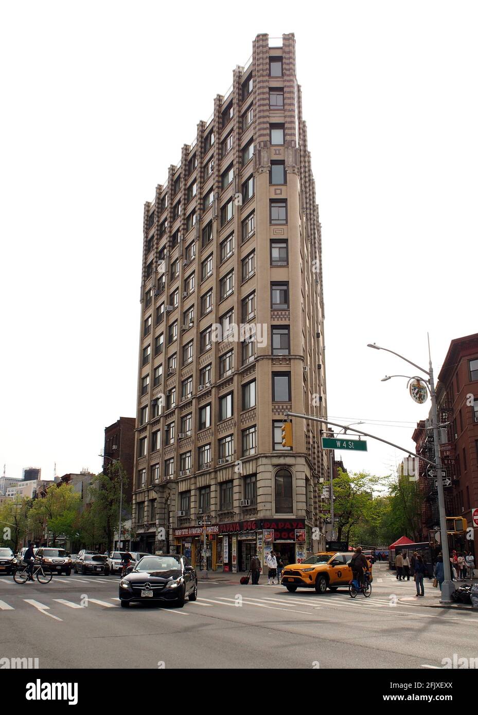 1929 multi-story residential Art Deco building at 2 Cornelia Street ...