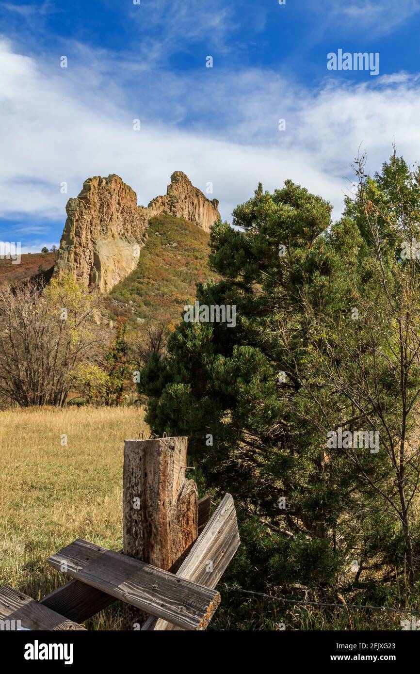 The Great Dikes rock formations in the Spanish Peaks of Colorado, USA ...