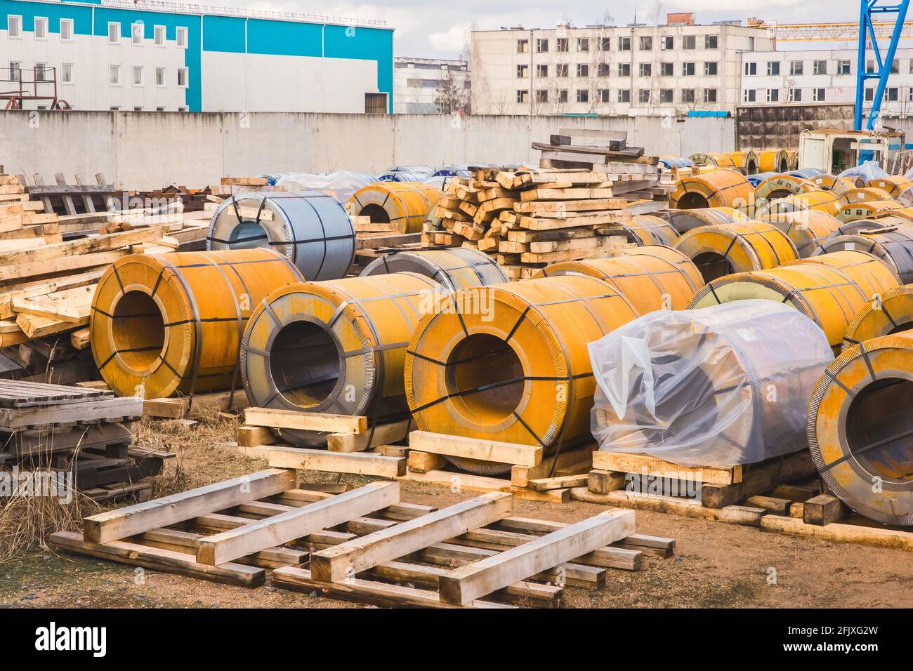 Construction scaffolding storage hi-res stock photography and images ...