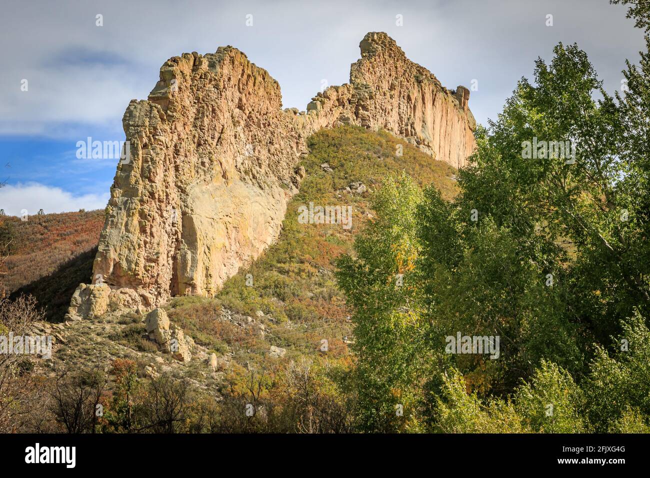 The Great Dikes rock formations in the Spanish Peaks of Colorado, USA ...