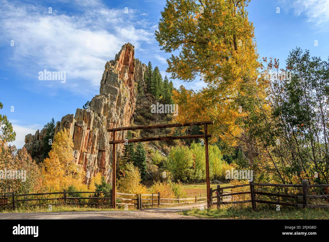 The Great Dikes rock formations in the Spanish Peaks of Colorado, USA ...