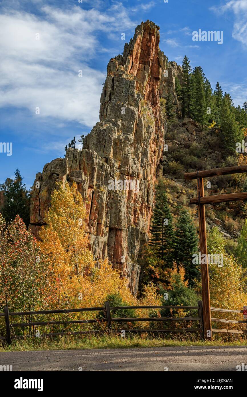 Great rock formations in mountains hi-res stock photography and images ...