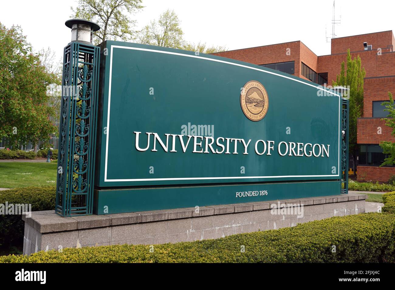 A sign at the entrance to the campus of the University of Oregon ...