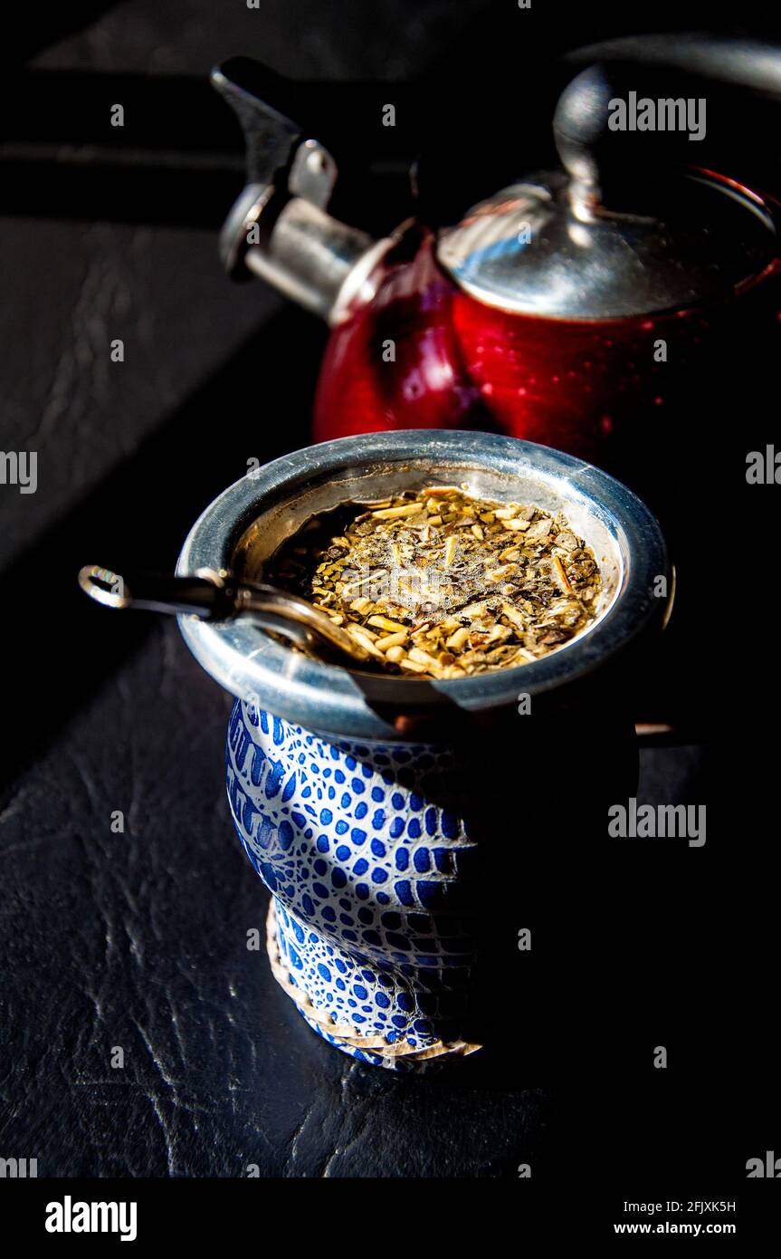 Mate and pava (traditional Argentine drink Stock Photo - Alamy