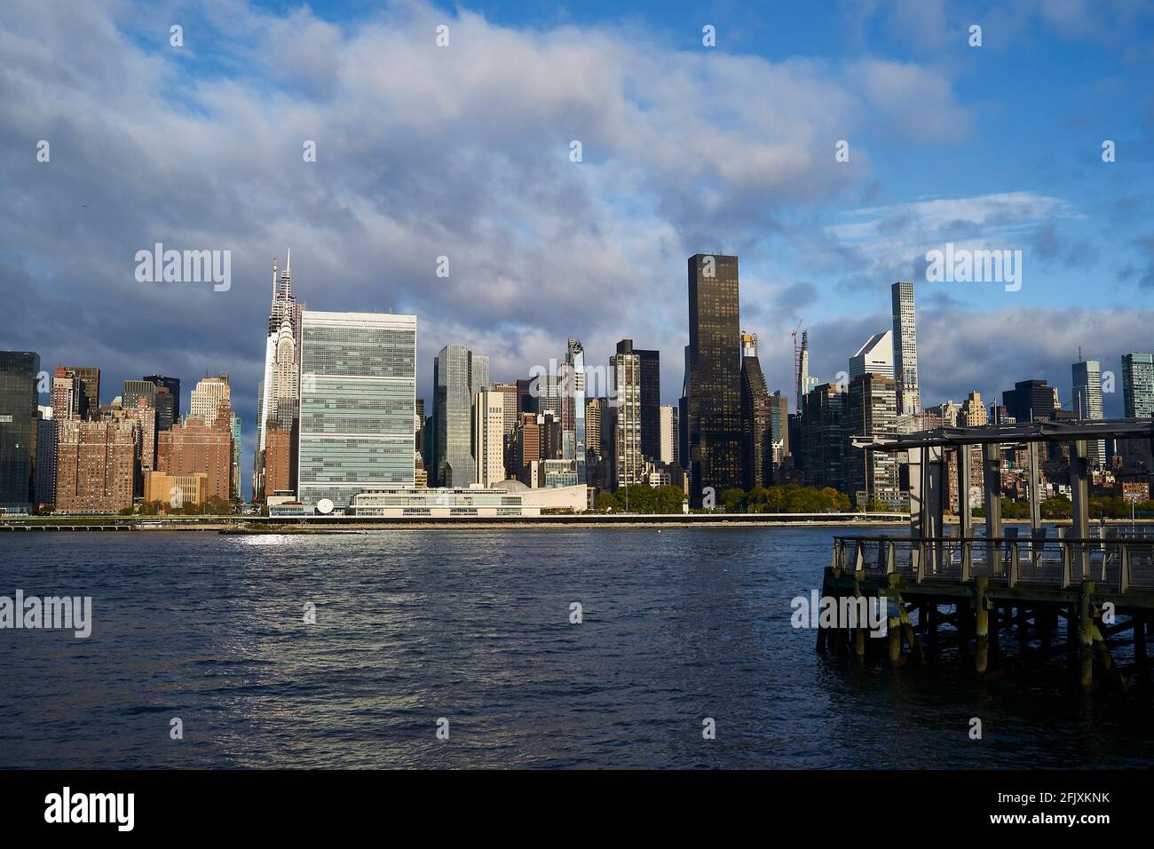 Gantry Plaza State Park in Long Island City waterfront Stock Photo - Alamy