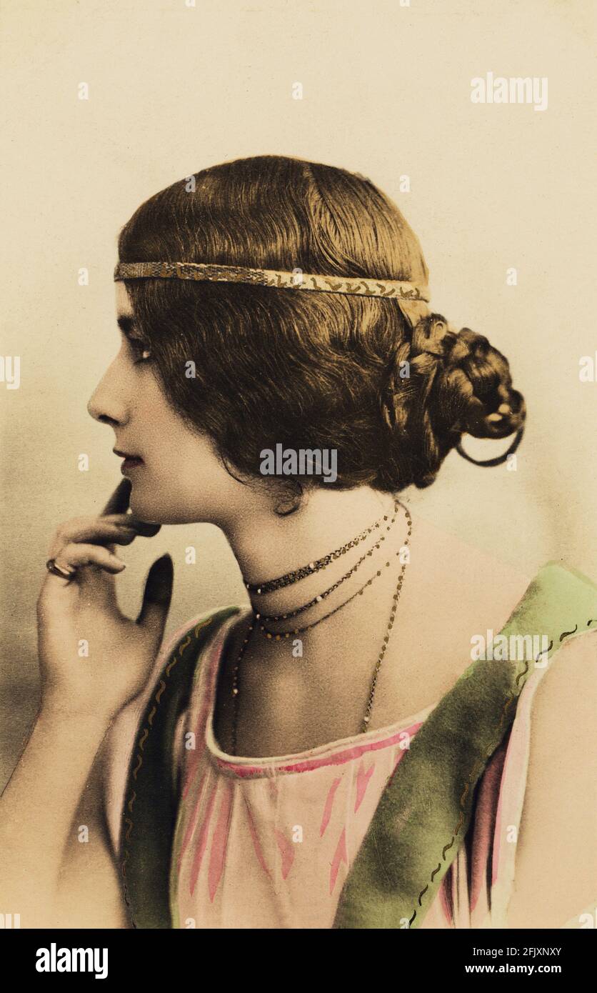 The celebrated french dancer and singer CLEO DE MERODE , lover of King ...