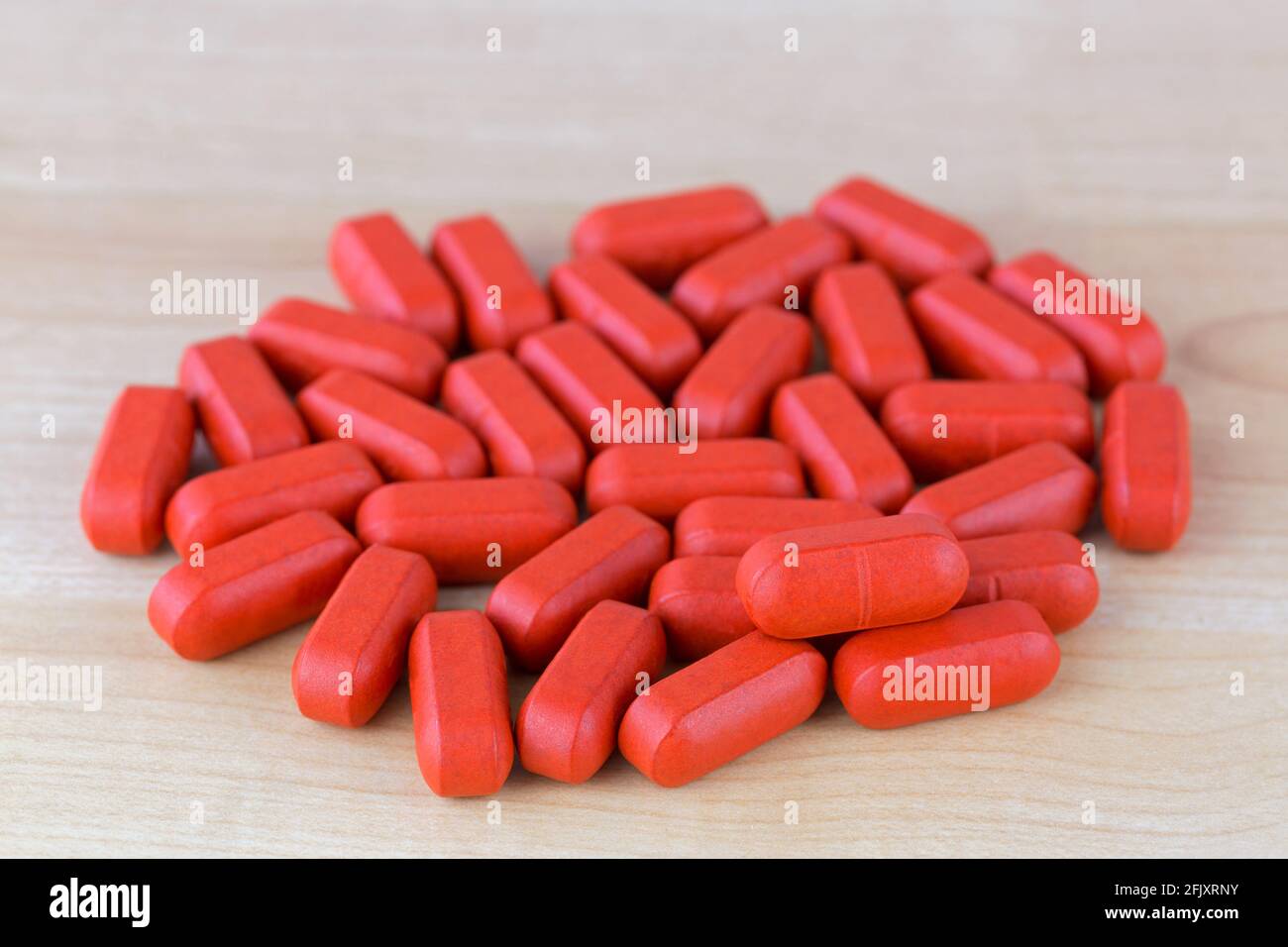 Red film coated tablets of Multi Vitamins and Minerals, anti stress ...