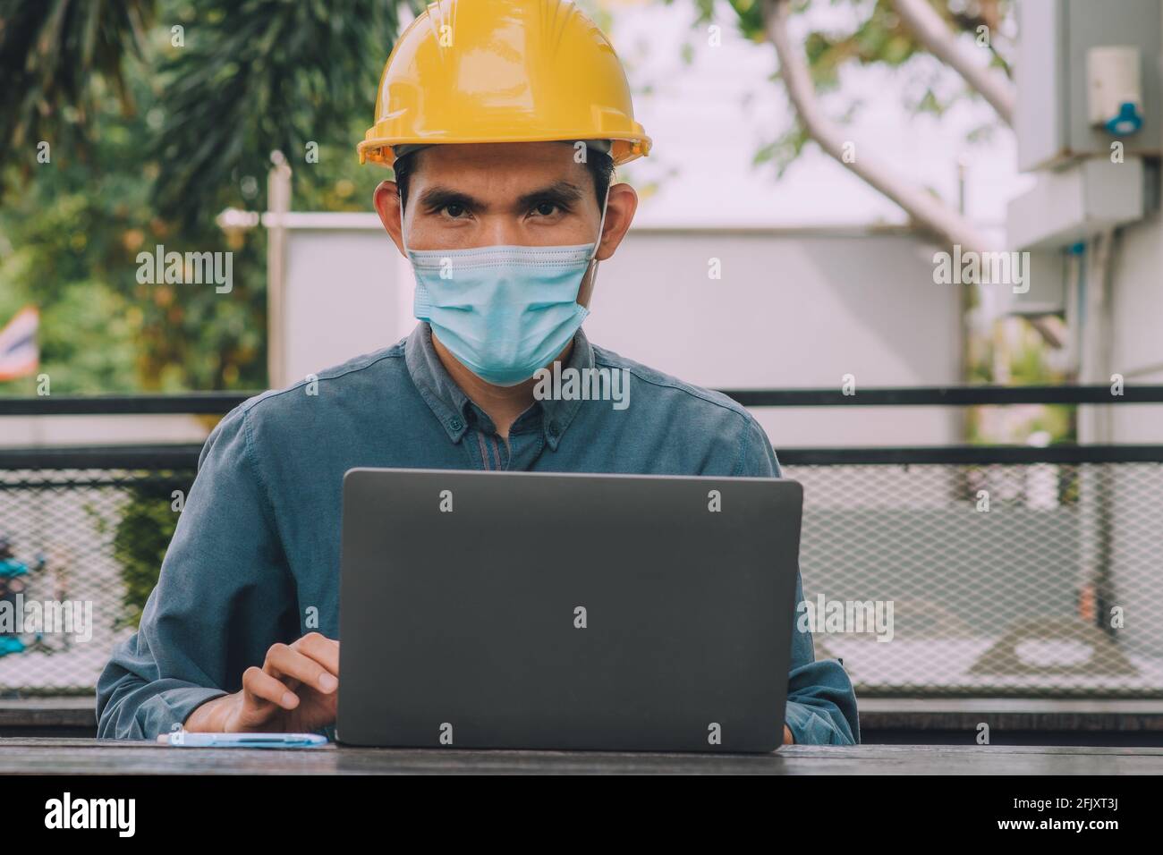 Worker Engineer working computer laptop technology, Worker Engineer ...